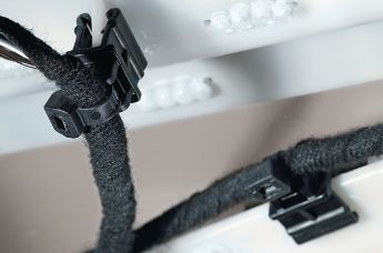 EdgeClip, cable clips for edges: fasten cables without drilling