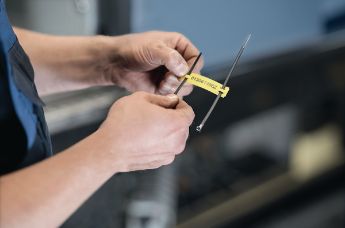 Cable tags, wire tags: continuous and ladder-style